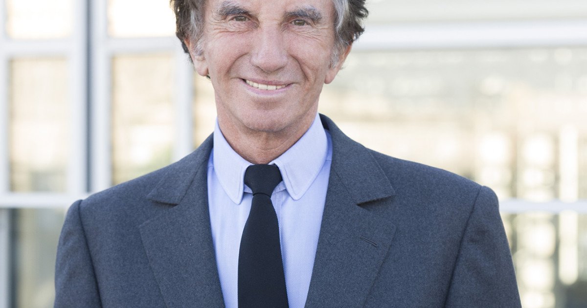 Langue arabe, trésor de France | Interview de Jack Lang pour le ...